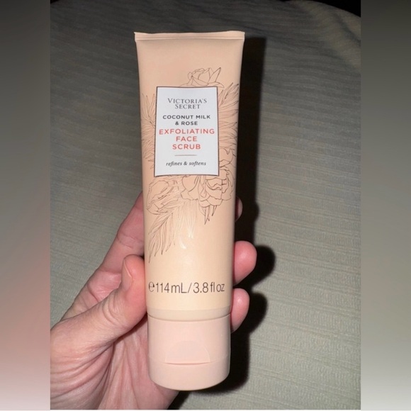 Victoria's Secret | Skincare | New Victorias Secret Coconut Milk Rose ...